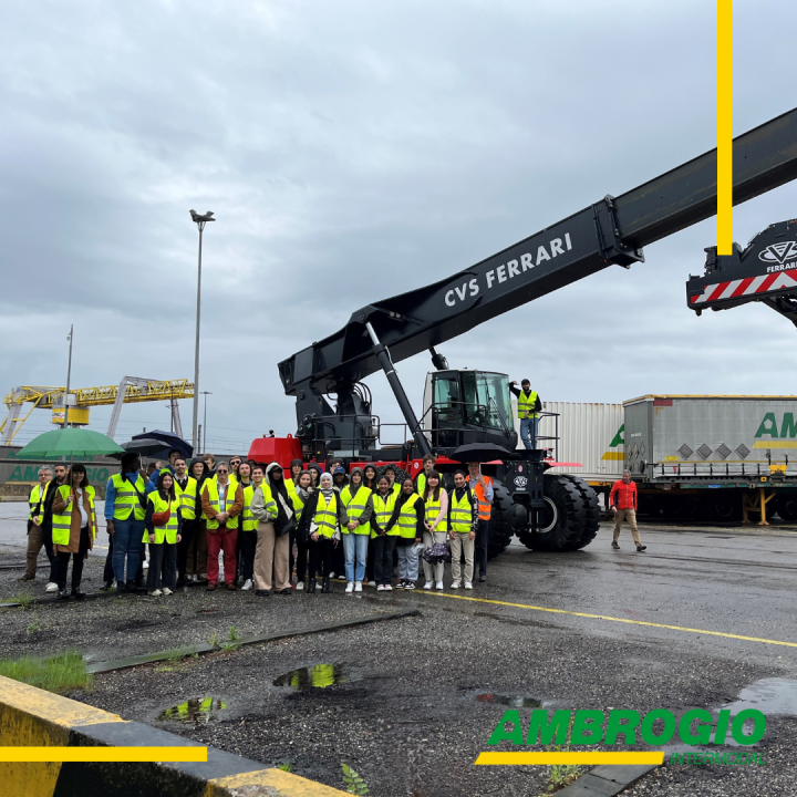 STUDENT VISIT IN GALLARATE TERMINAL | Ambrogio Trasporti